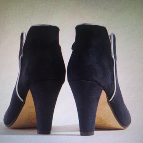 Modcloth | Shoes | Chelsea Crew Outlined Allure Heeled Ankle Boots ...